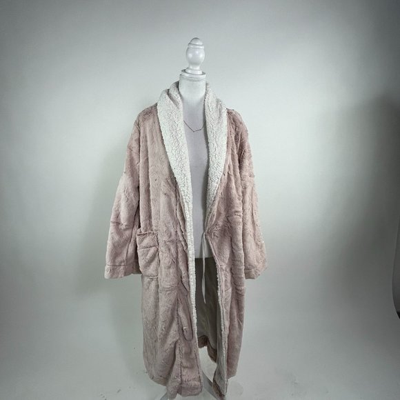 stars above | Intimates & Sleepwear | Nwt Pink Womens Cozy Faux Fur ...